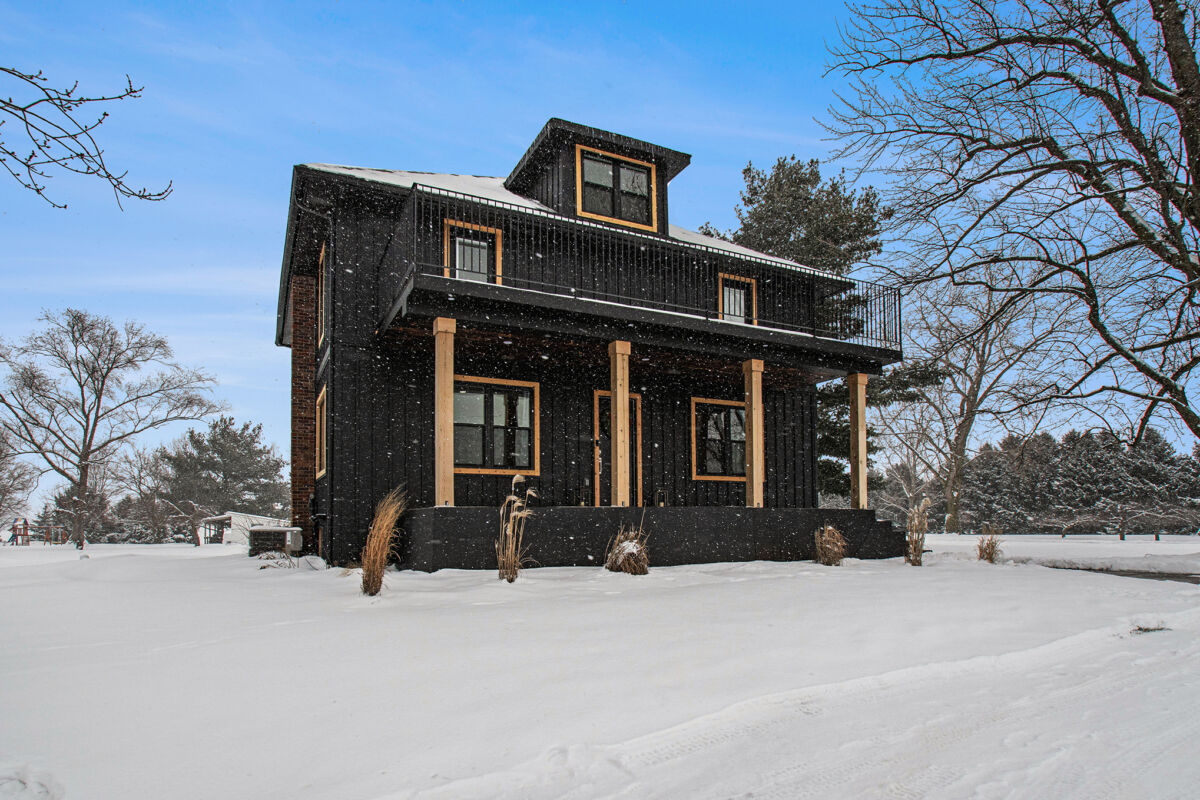 Contemporary Four-Square Farmhouse: 4 acres - Bright Star Real Estate ...