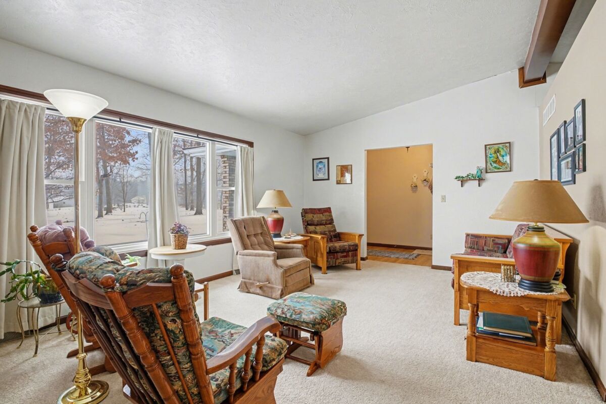 Homestead in Valley Hills: 3 acres - Bright Star Real Estate Services